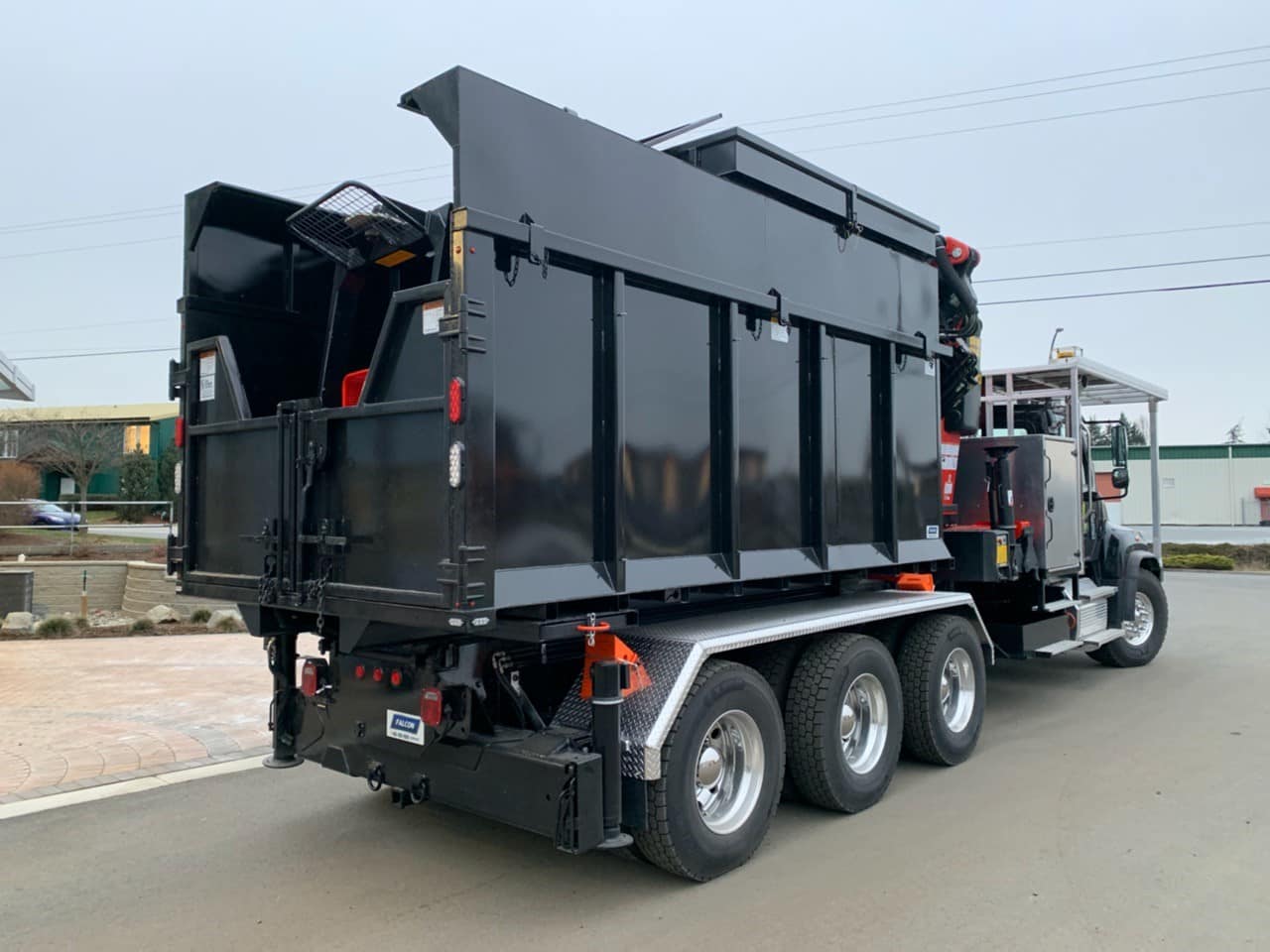 Roll Off Fixed Custom Chipper Box Vancouver - SCS Manufacturing Inc.